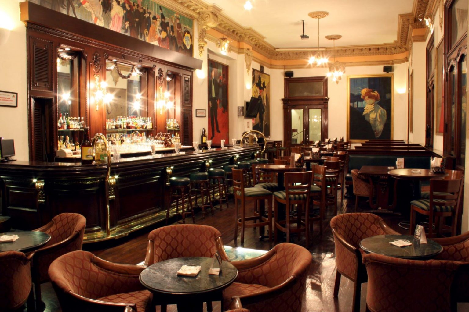 Bar 1900: un refugio de la elegancia en Monterrey